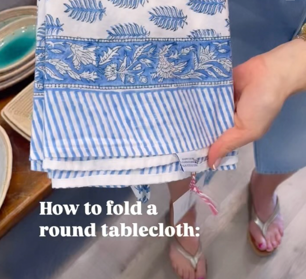 How to Fold a Round Tablecloth – TWO WEBSTER